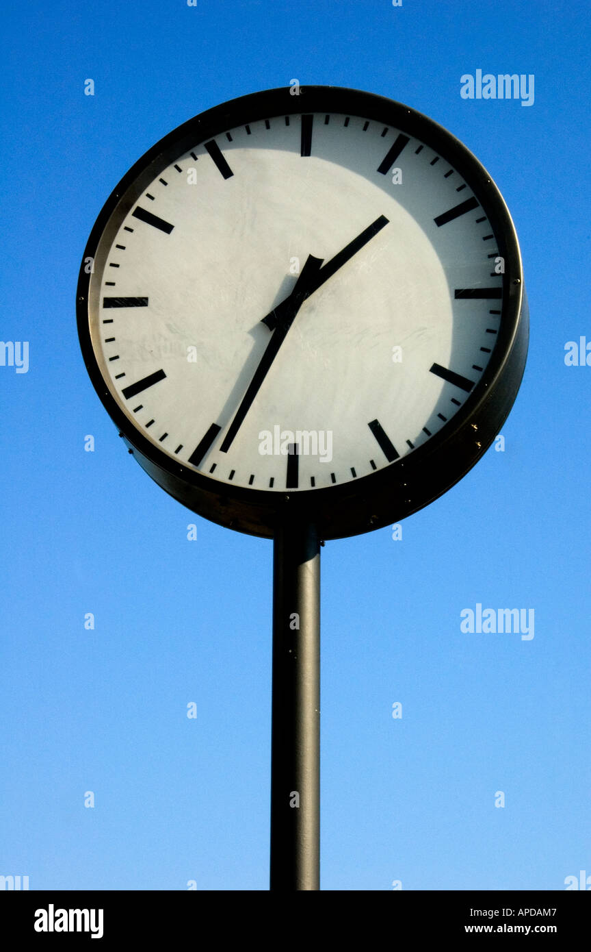 Four hands clock hi-res stock photography and images - Alamy