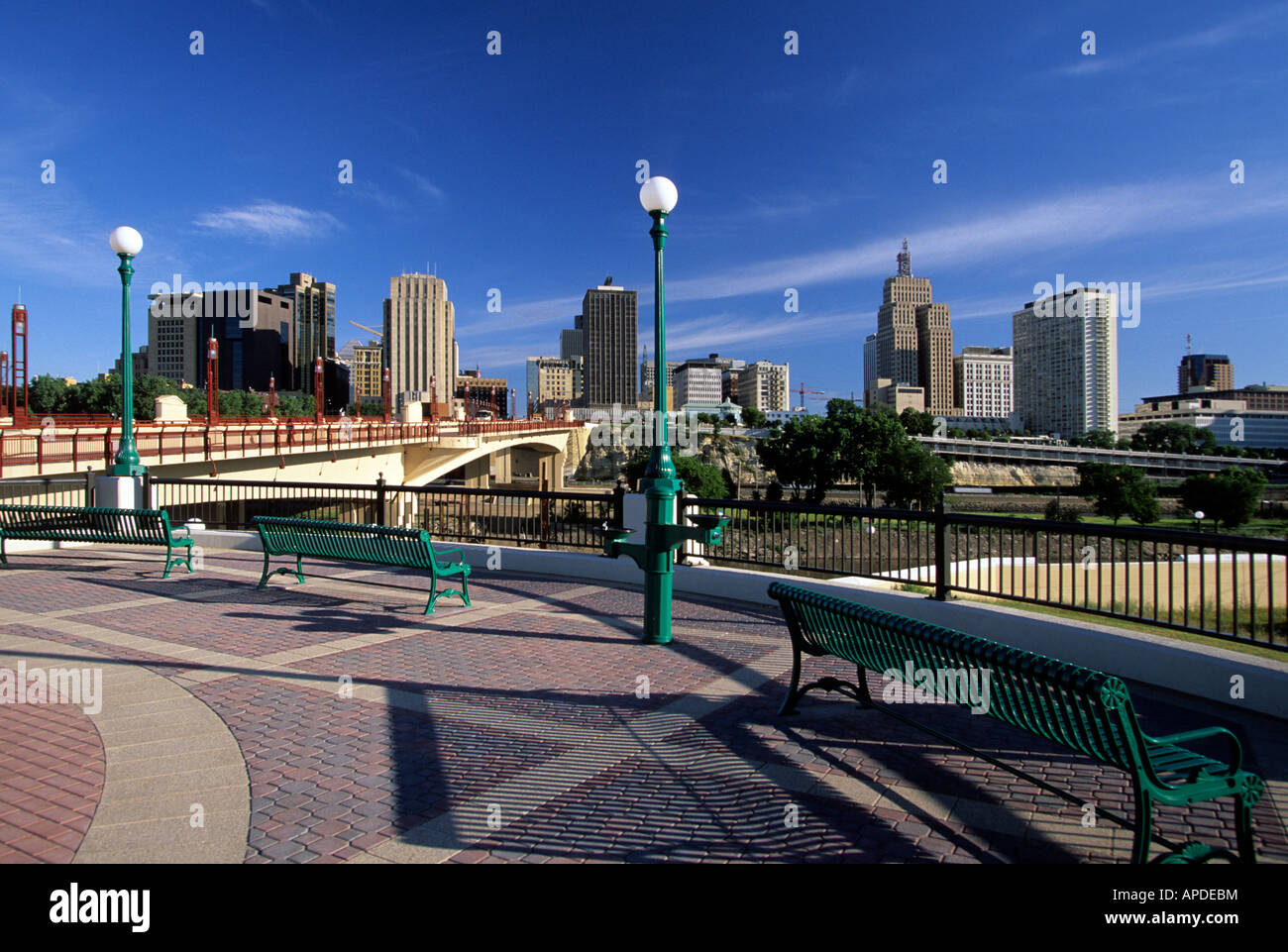 Pocket park hi-res stock photography and images - Alamy