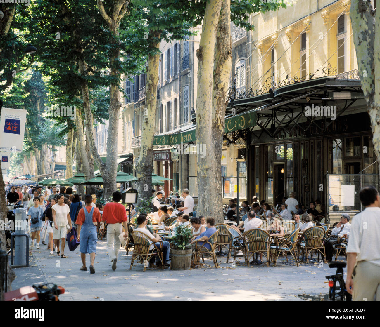 FRANCE PROVENCE AIX EN PROVENCE COURS MIRABEAU LES DEUX GARCONS Stock ...