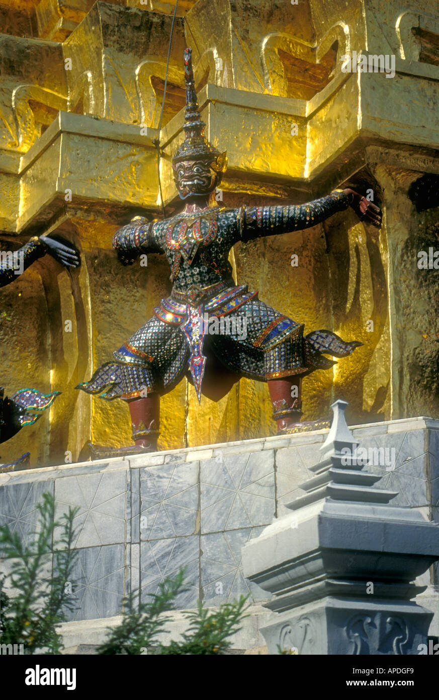 Demon guard statue at the Royal Palace, Bangkok, Thailand Stock Photo ...