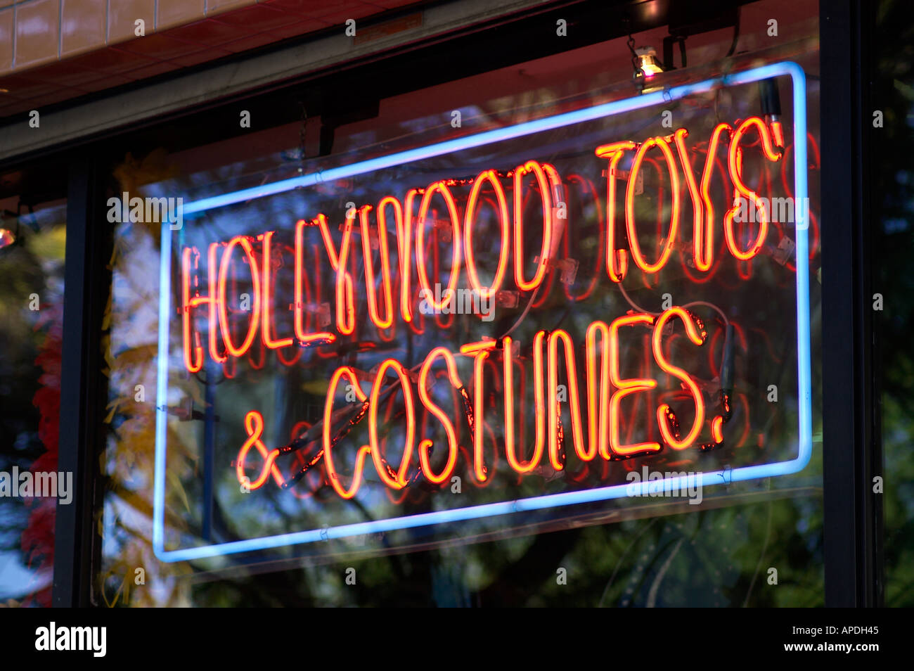 Hollywood neon sign Stock Photo - Alamy