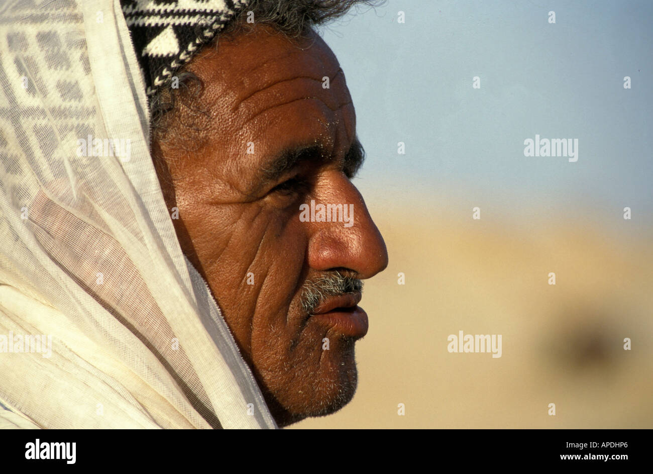 Man' s portrait, Nefta Tunesien Stock Photo - Alamy