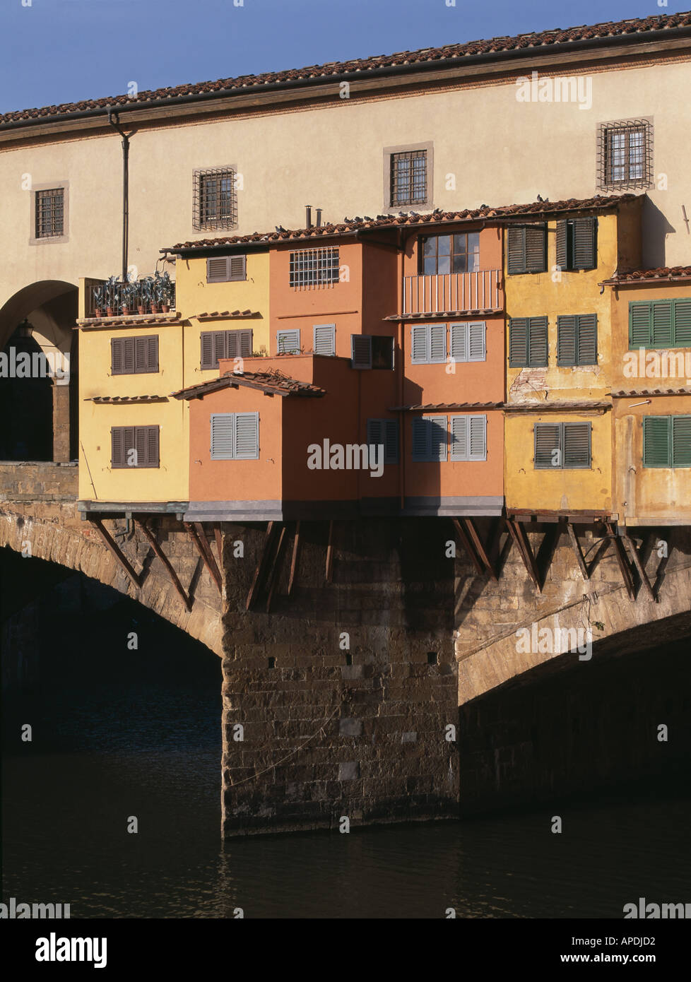 Ponte Vecchio, River Arno, Florence, Italy, 1345 and 1564.Overhanging ...