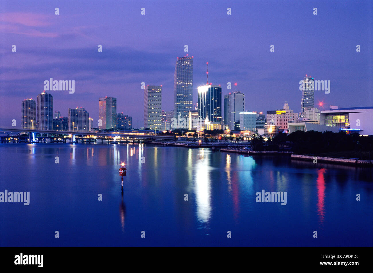 Miami Florida skyline reflects in Biscayne Bay at dawn Stock Photo - Alamy