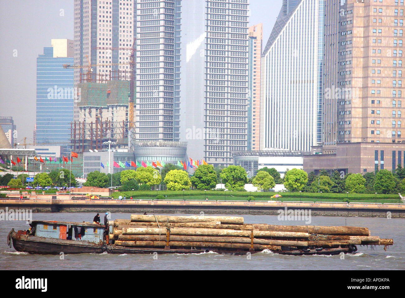 River traffic, Shanghai China Stock Photo - Alamy