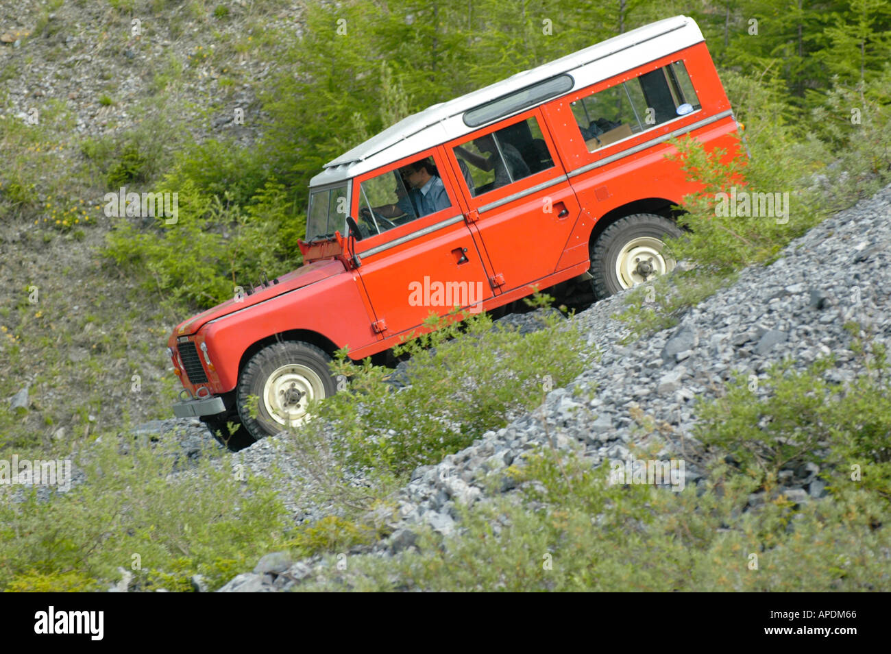 Land Rover Serie 3 109 Station Wagon LWB Stage 1 V8 Petrol red with ...