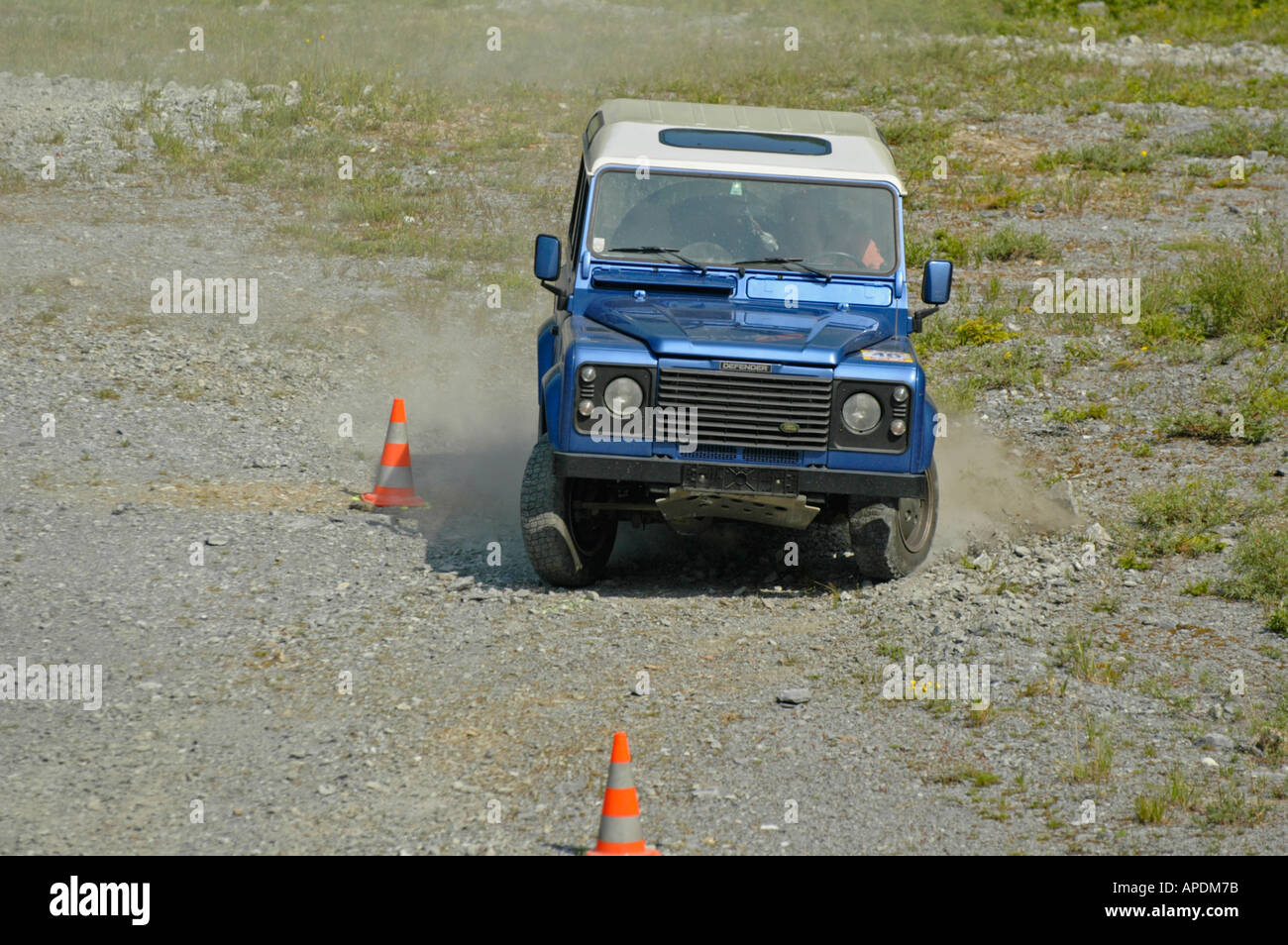 Land Rover Defender 90 TD5 Station Wagon blue metallic with white roof ...