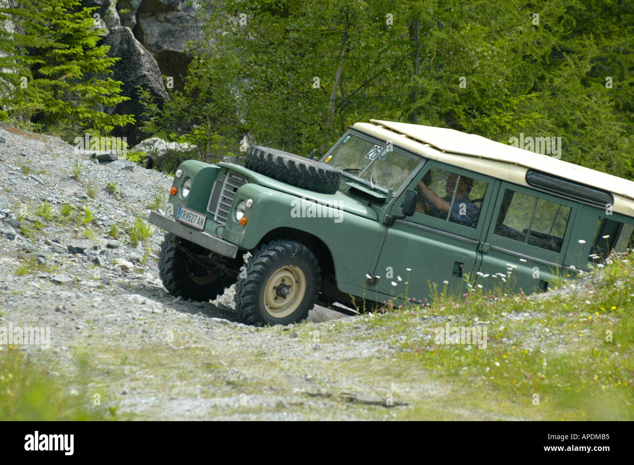 Land rover 109 hi-res stock photography and images - Alamy