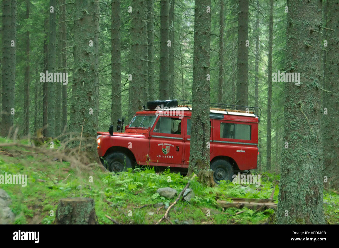 Land Rover Serie 2a 109 Station Wagon LWB as an austrian fire engine ...