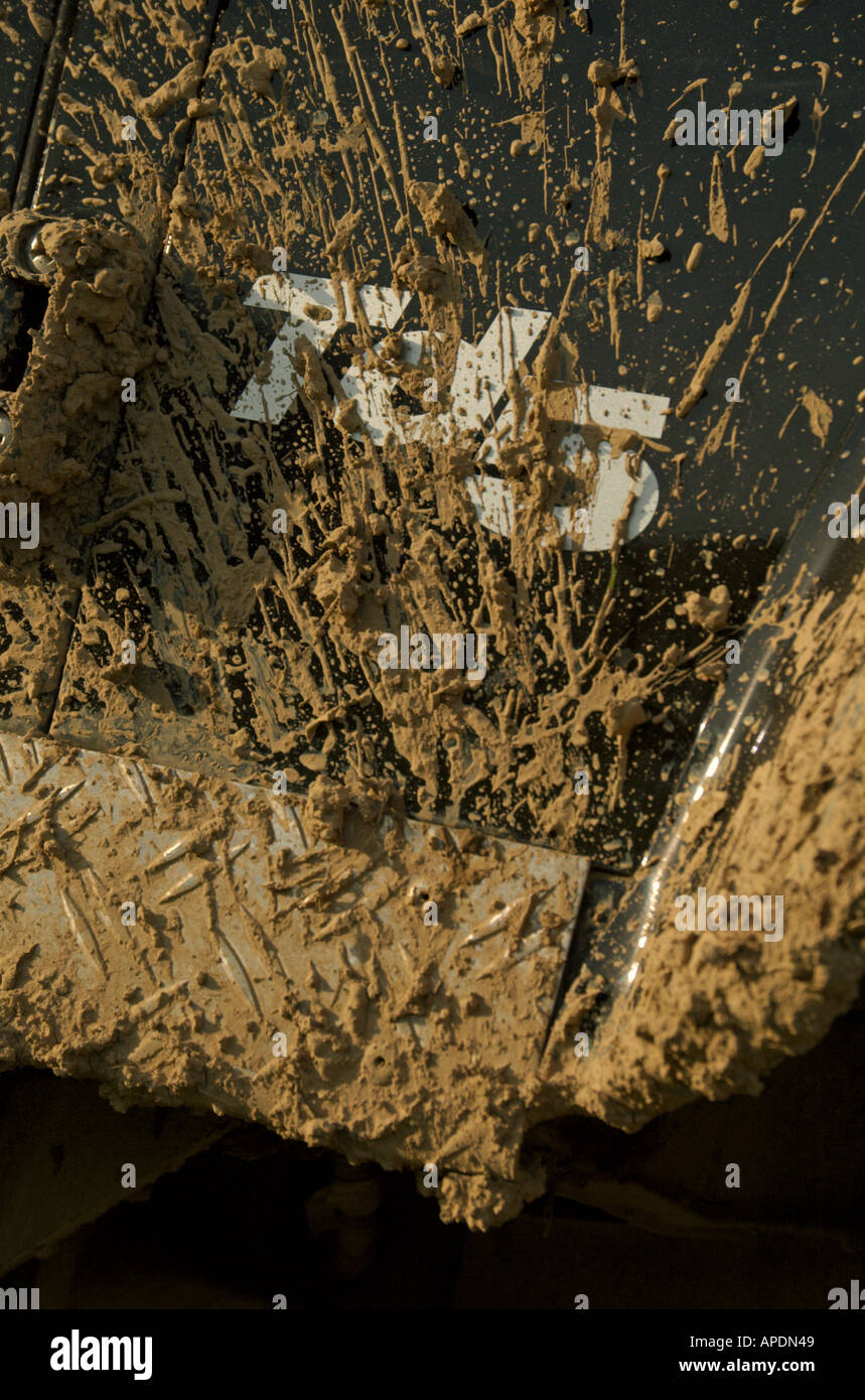 Land rover defender td5 logo hi-res stock photography and images - Alamy