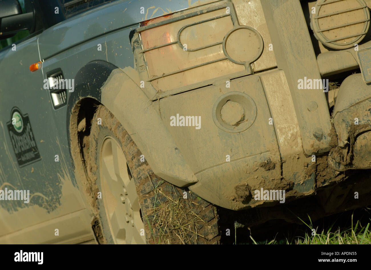 Muddy Land Rover Discovery 3 used by Land Rover Experience Stock Photo ...