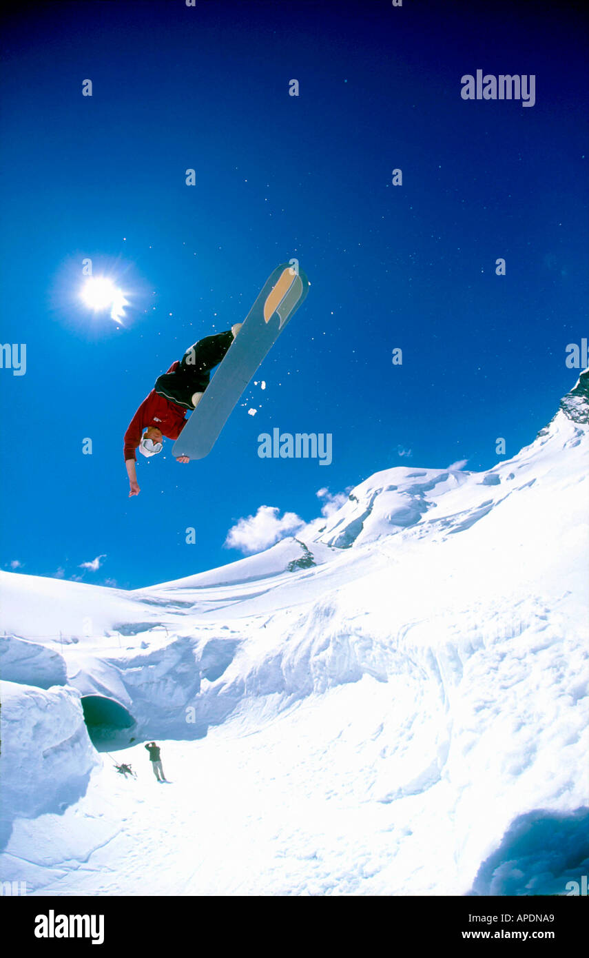 Snowboarding halfpipe hi-res stock photography and images - Alamy