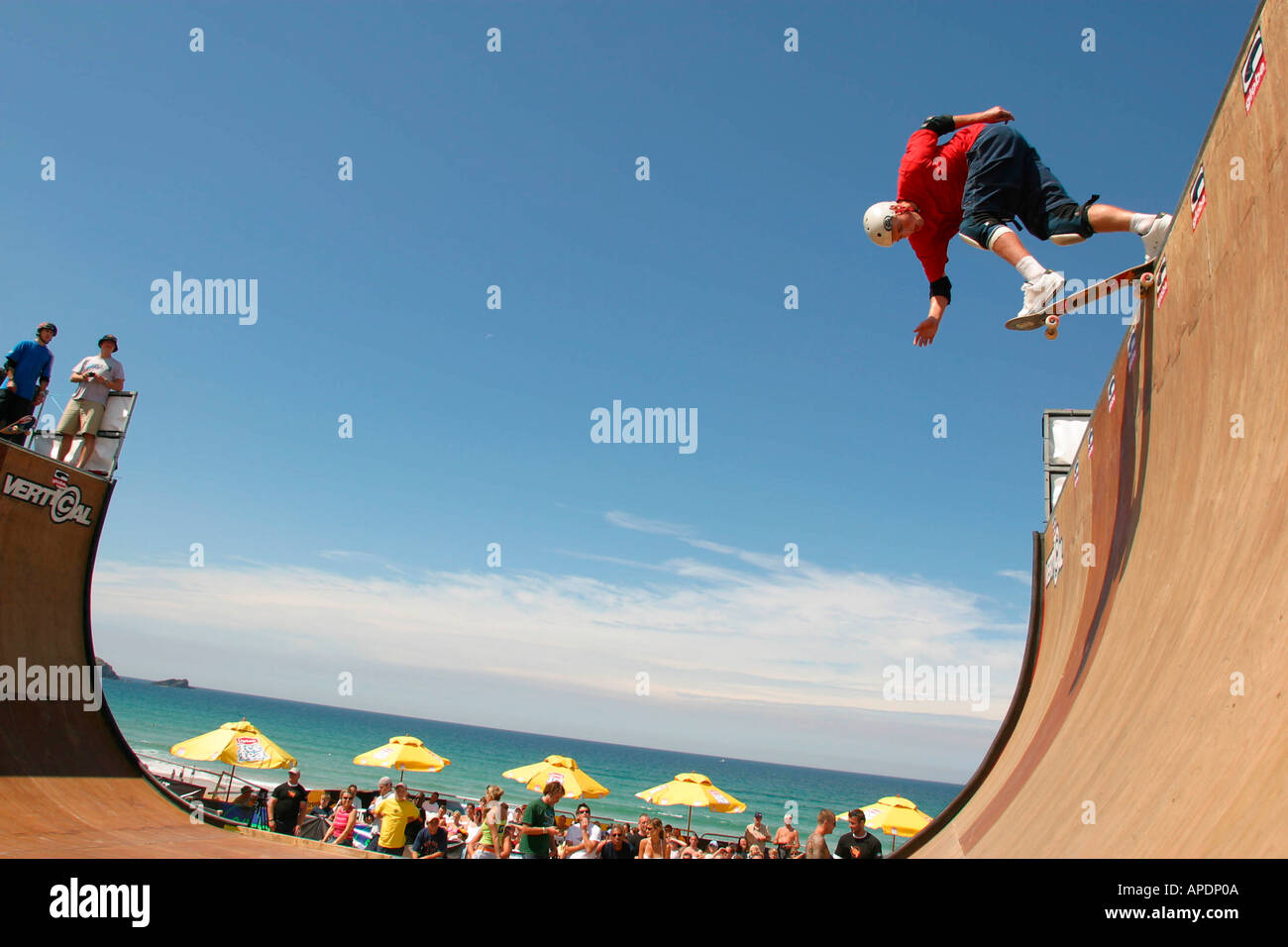 Skateboarding performance hi-res stock photography and images - Alamy