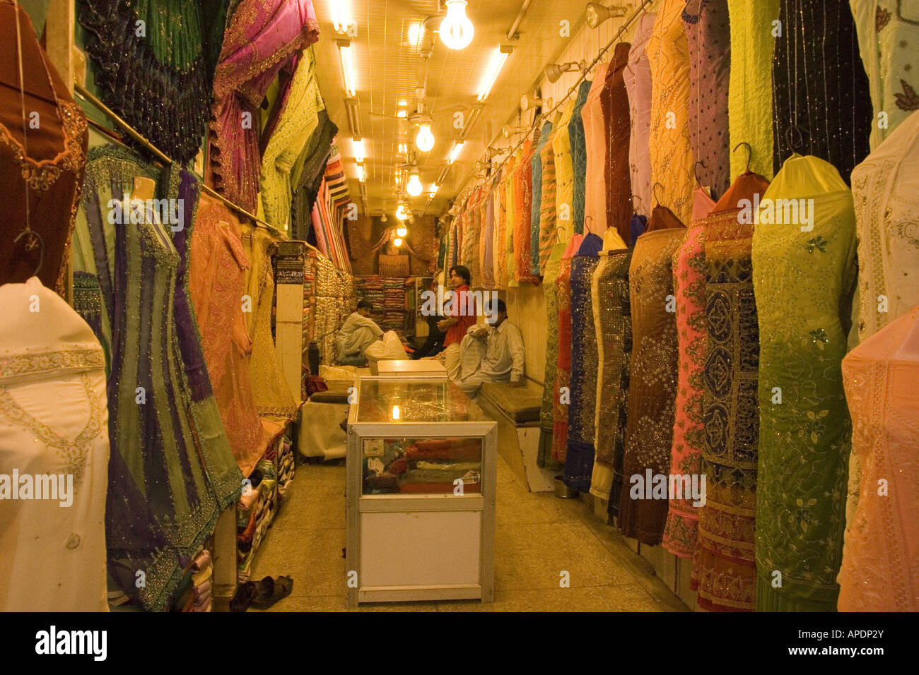 A dress shop in the old bazaar in Rawalpindi in Pakistan Stock Photo ...