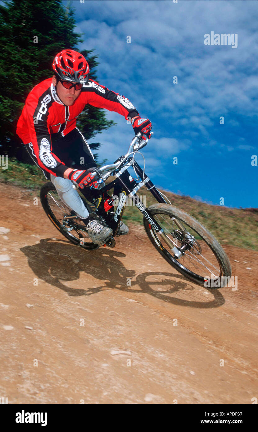 Muscle mountain bike hi-res stock photography and images - Alamy