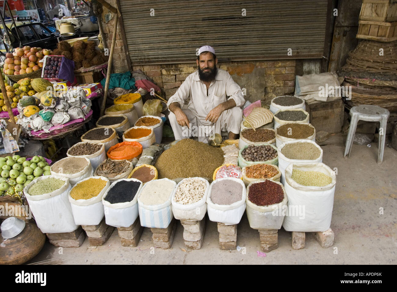 Selling grains hi-res stock photography and images - Alamy