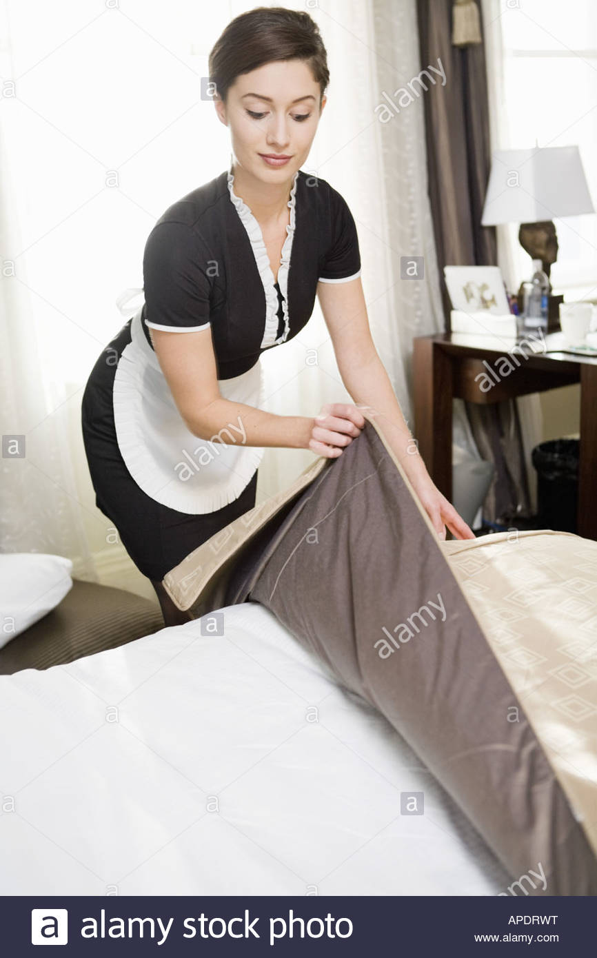 Maid Hotel Bed Stock Photos & Maid Hotel Bed Stock Images - Alamy