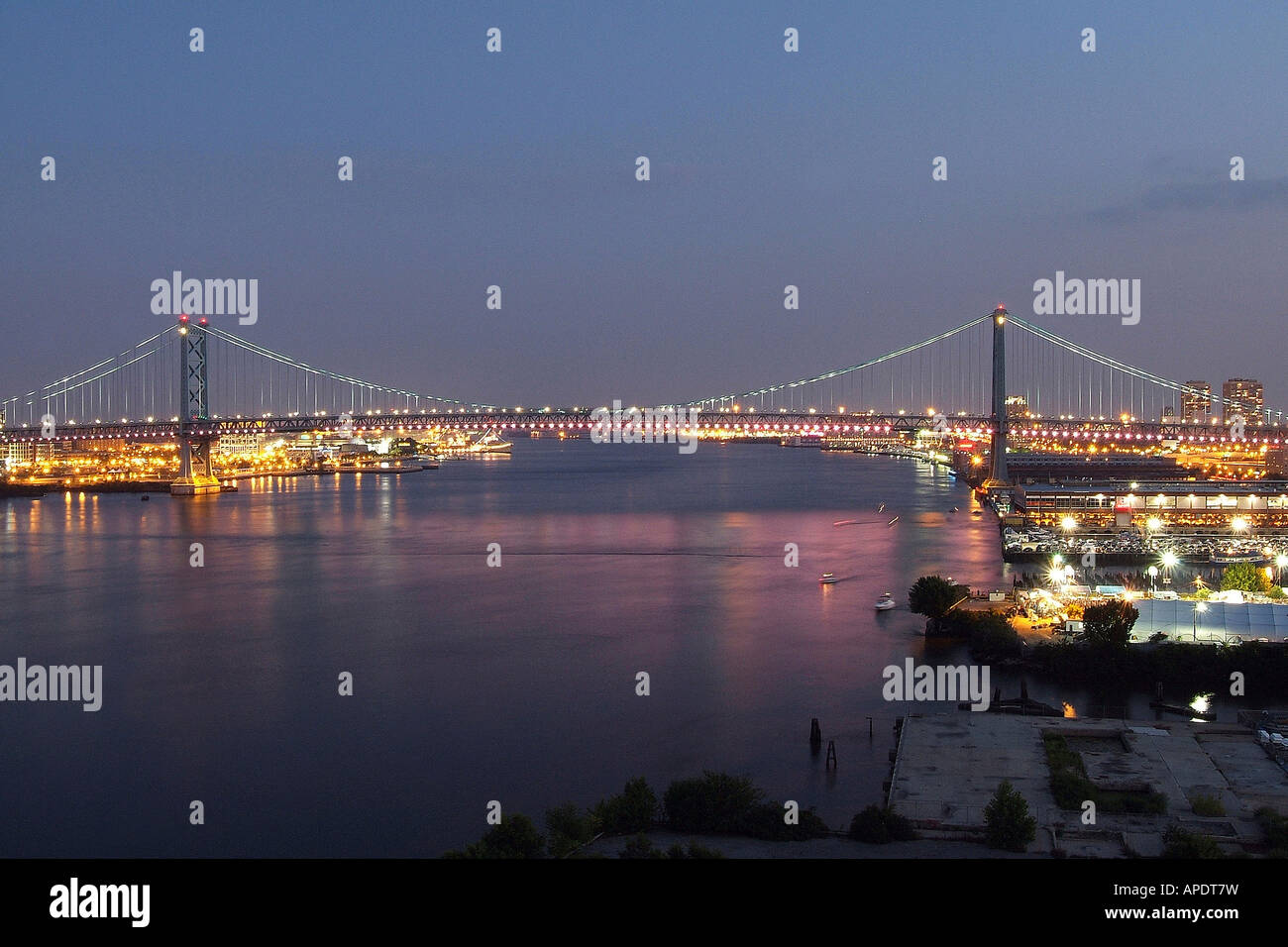 Ben Franklin bridge at dusk Stock Photo - Alamy