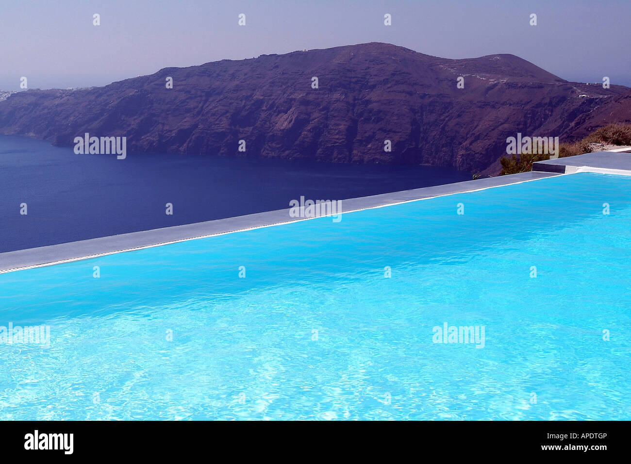 View of pool and ocean in Santorini, Greece Stock Photo - Alamy