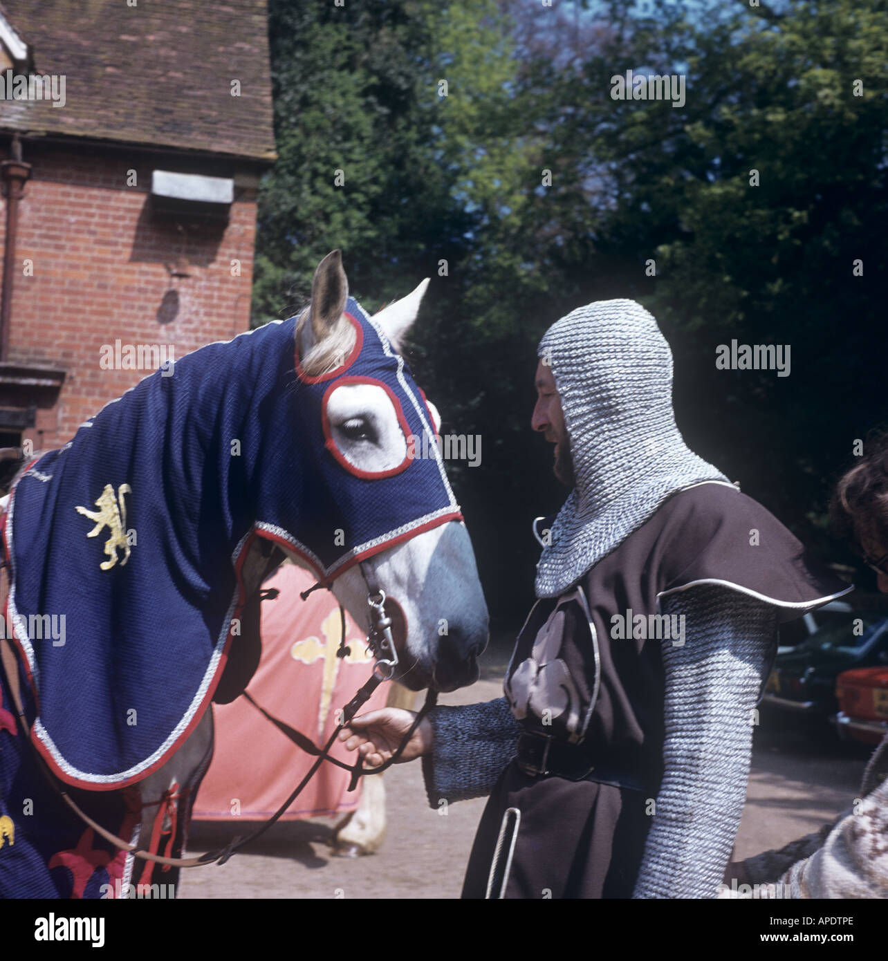 English knight horse hi-res stock photography and images - Alamy