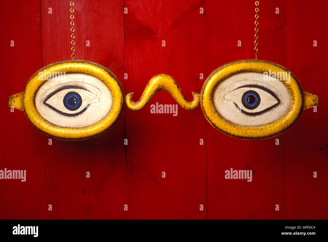 Old eye glasses sign Stock Photo - Alamy