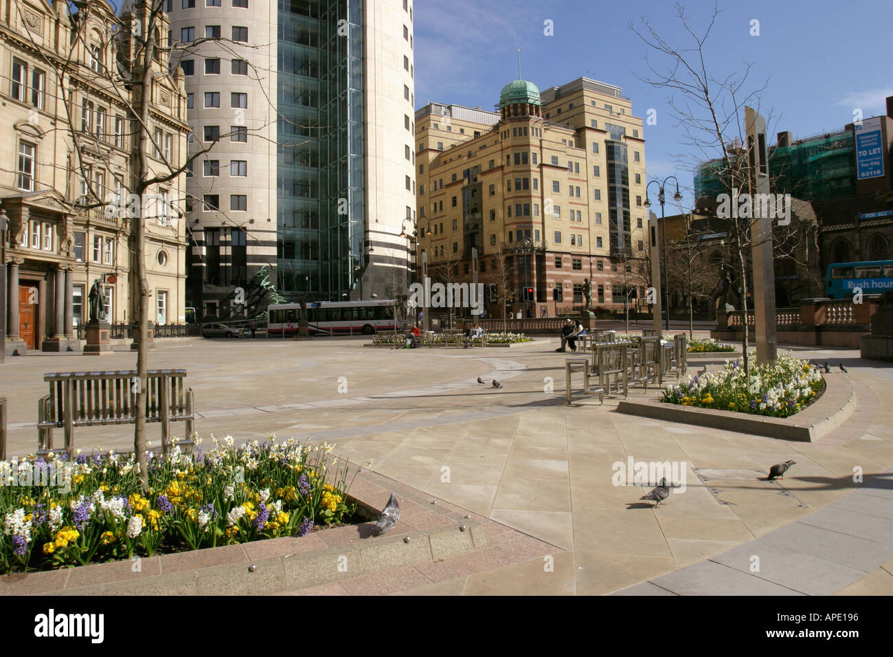 Leeds post office statue hi-res stock photography and images - Alamy