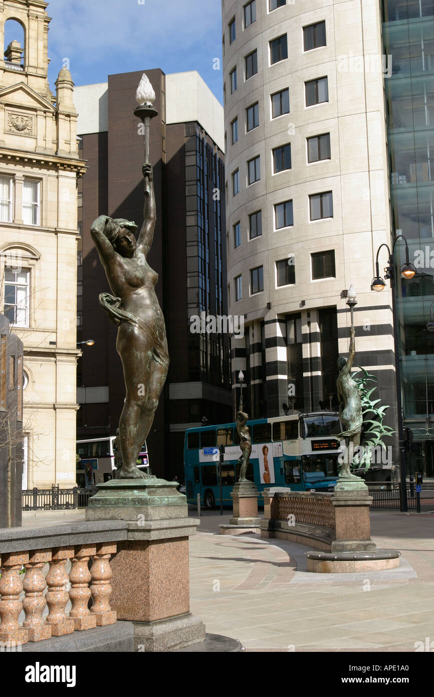 Leeds old and new buildings hi-res stock photography and images - Alamy