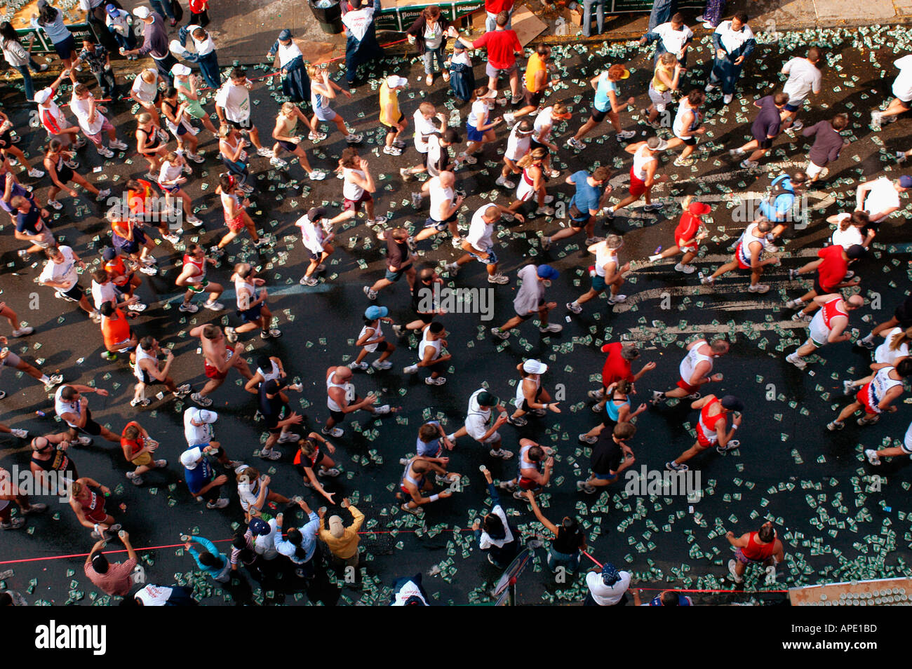 Aerial view of runners in the New York City Marathon in Williamsburgh ...