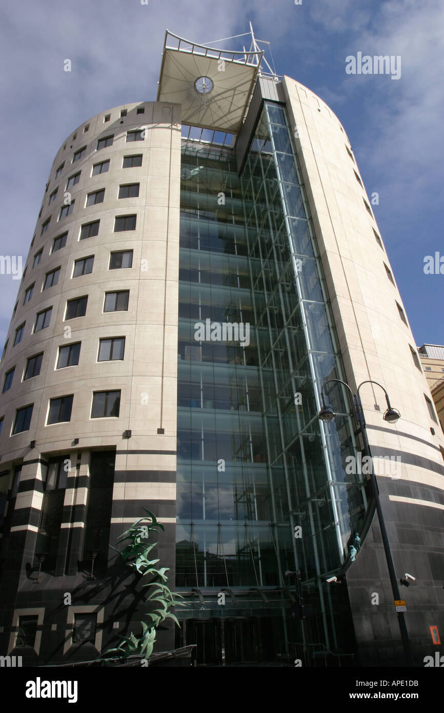 Buses in leeds city centre hi-res stock photography and images - Alamy