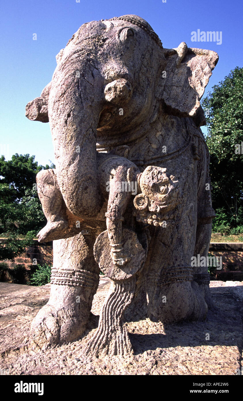 India acrobat hi-res stock photography and images - Alamy