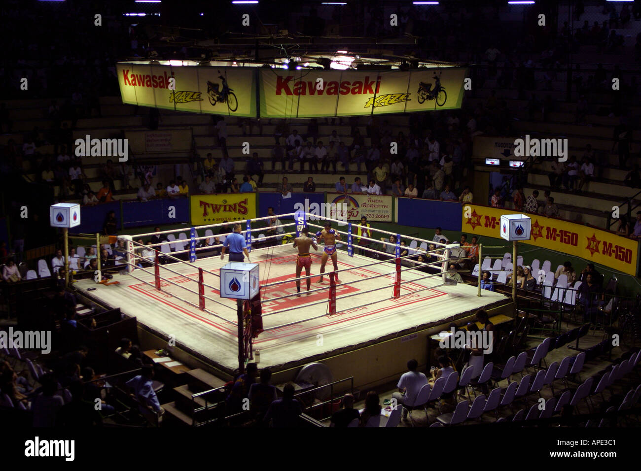 Thai Boxing in Bangkok Stock Photo - Alamy