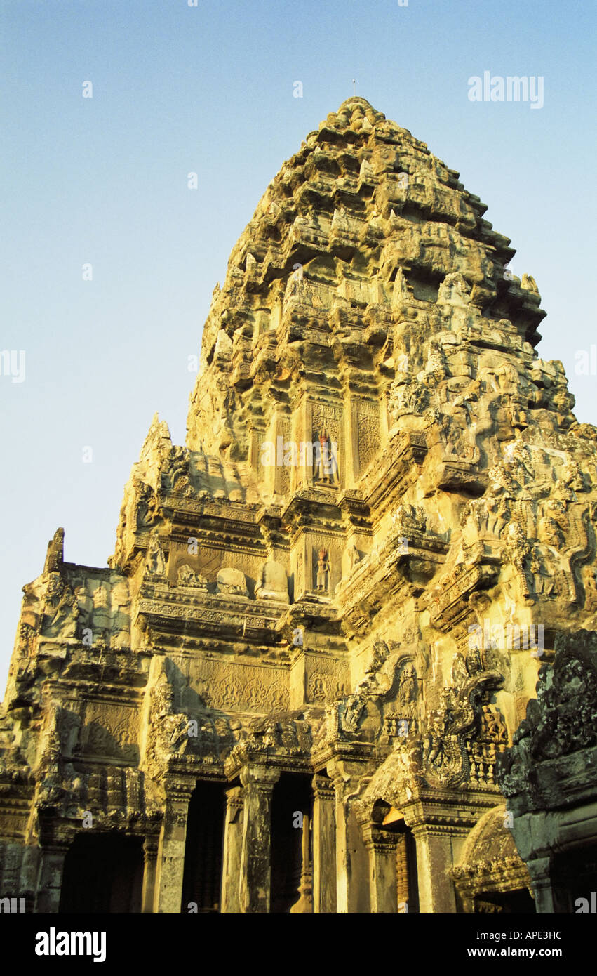 The central sanctuary angkor wat hi-res stock photography and images ...