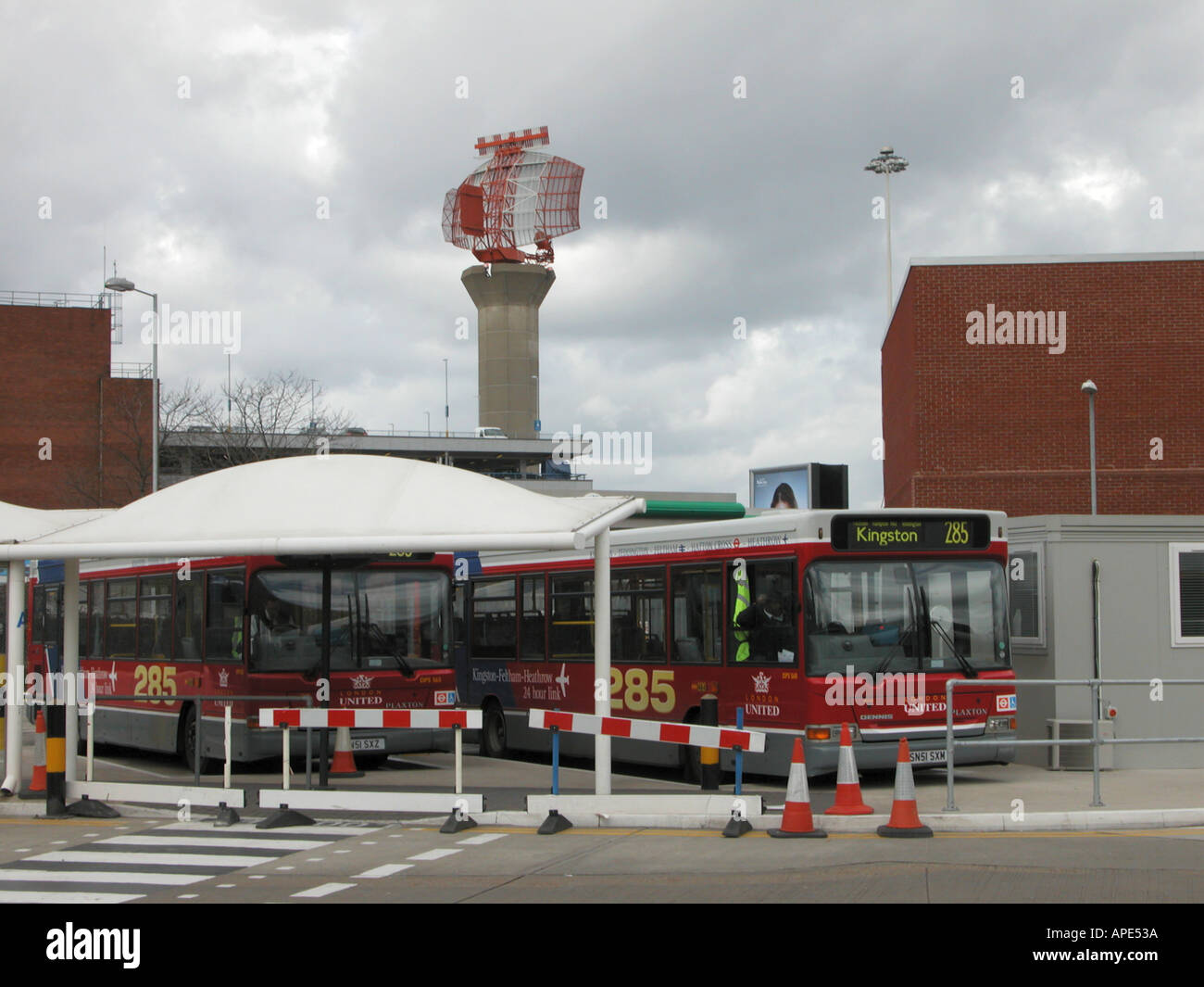 Heathrow airport bus hi-res stock photography and images - Alamy