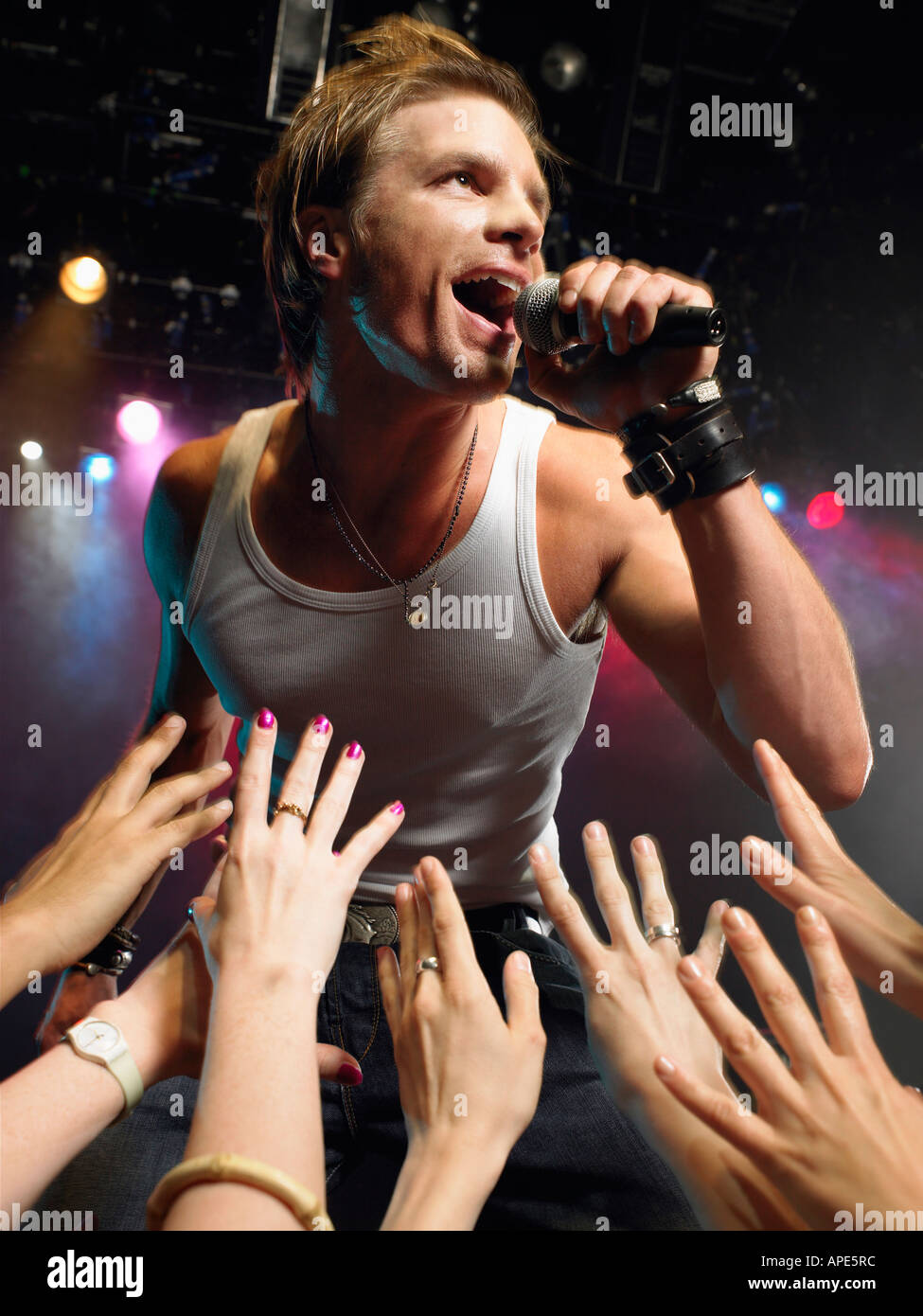 Rock star fans hi-res stock photography and images - Alamy
