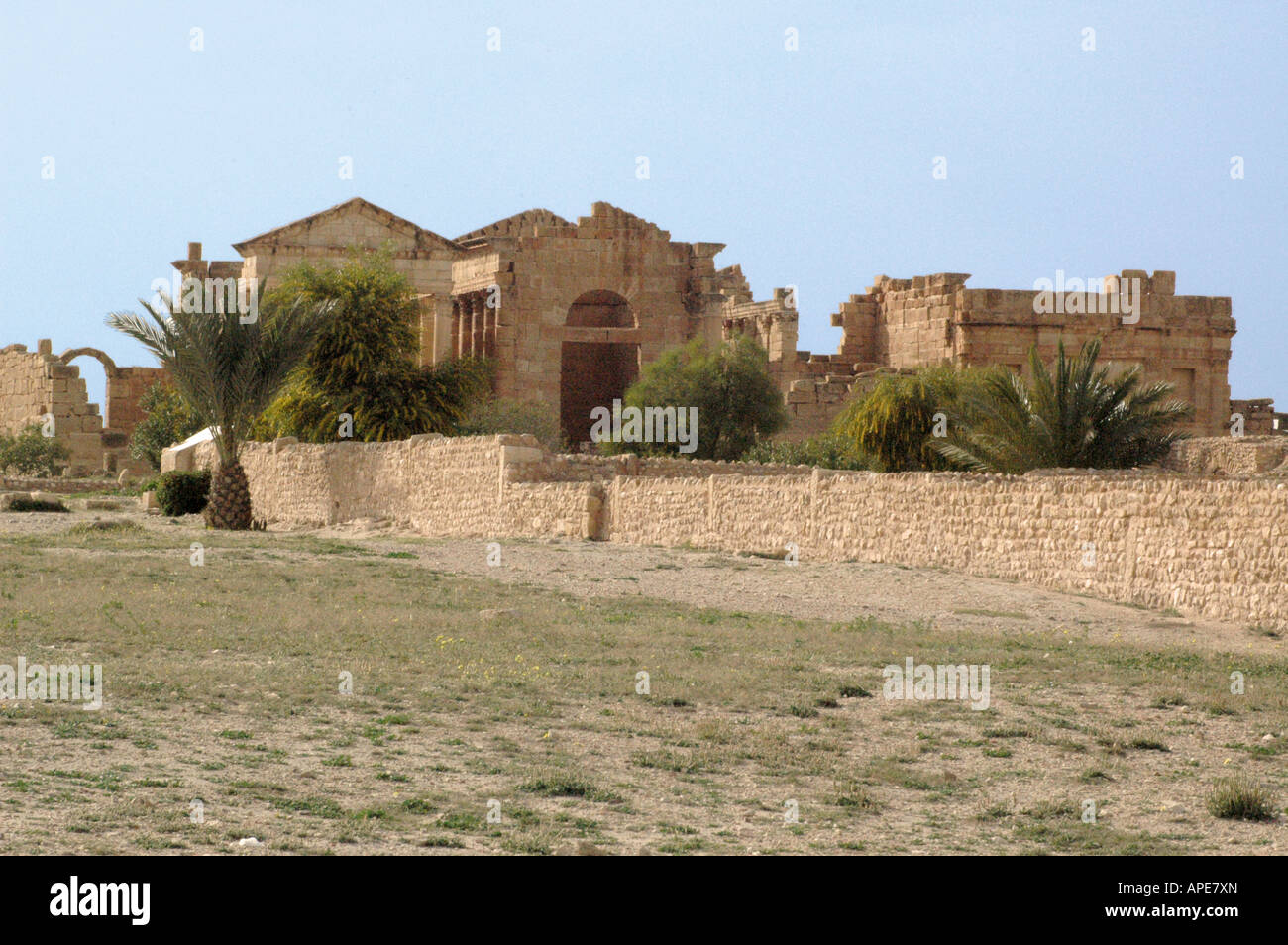 Roman Ruins of the ancient city of Sbeitla Stock Photo - Alamy