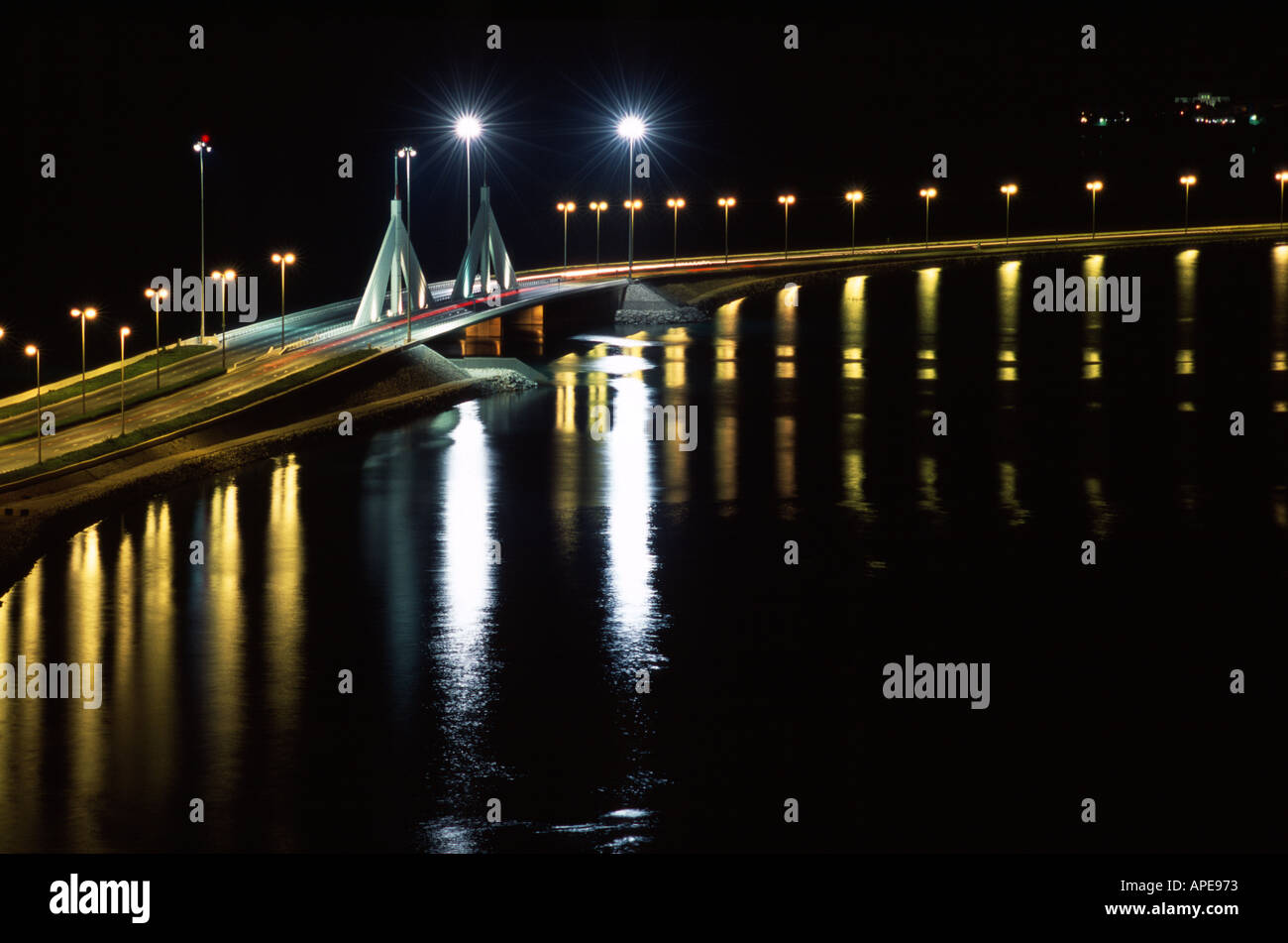 Bahrain saudi arabia causeway hi-res stock photography and images - Alamy