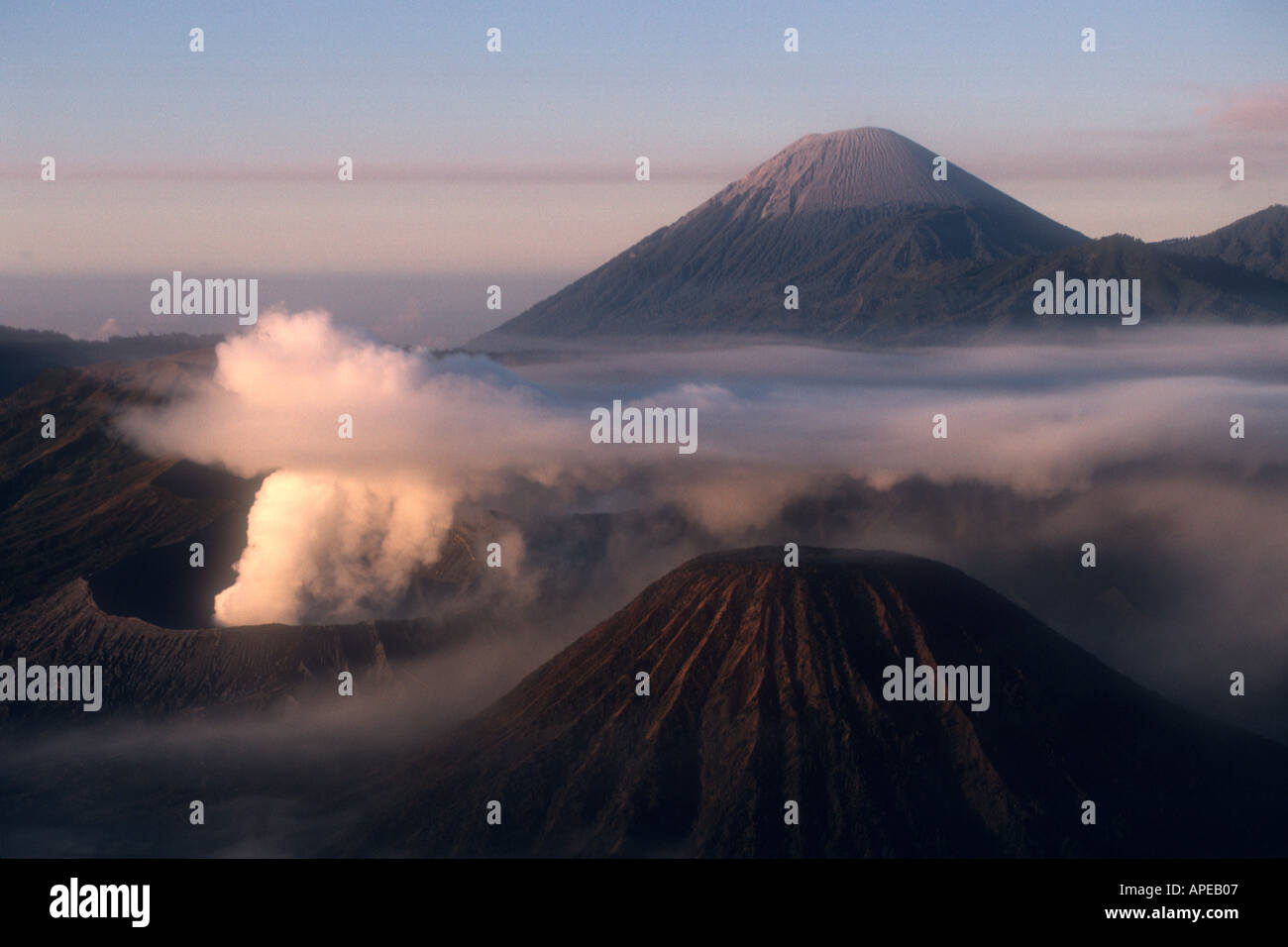 Volcanoe indonesia hi-res stock photography and images - Alamy
