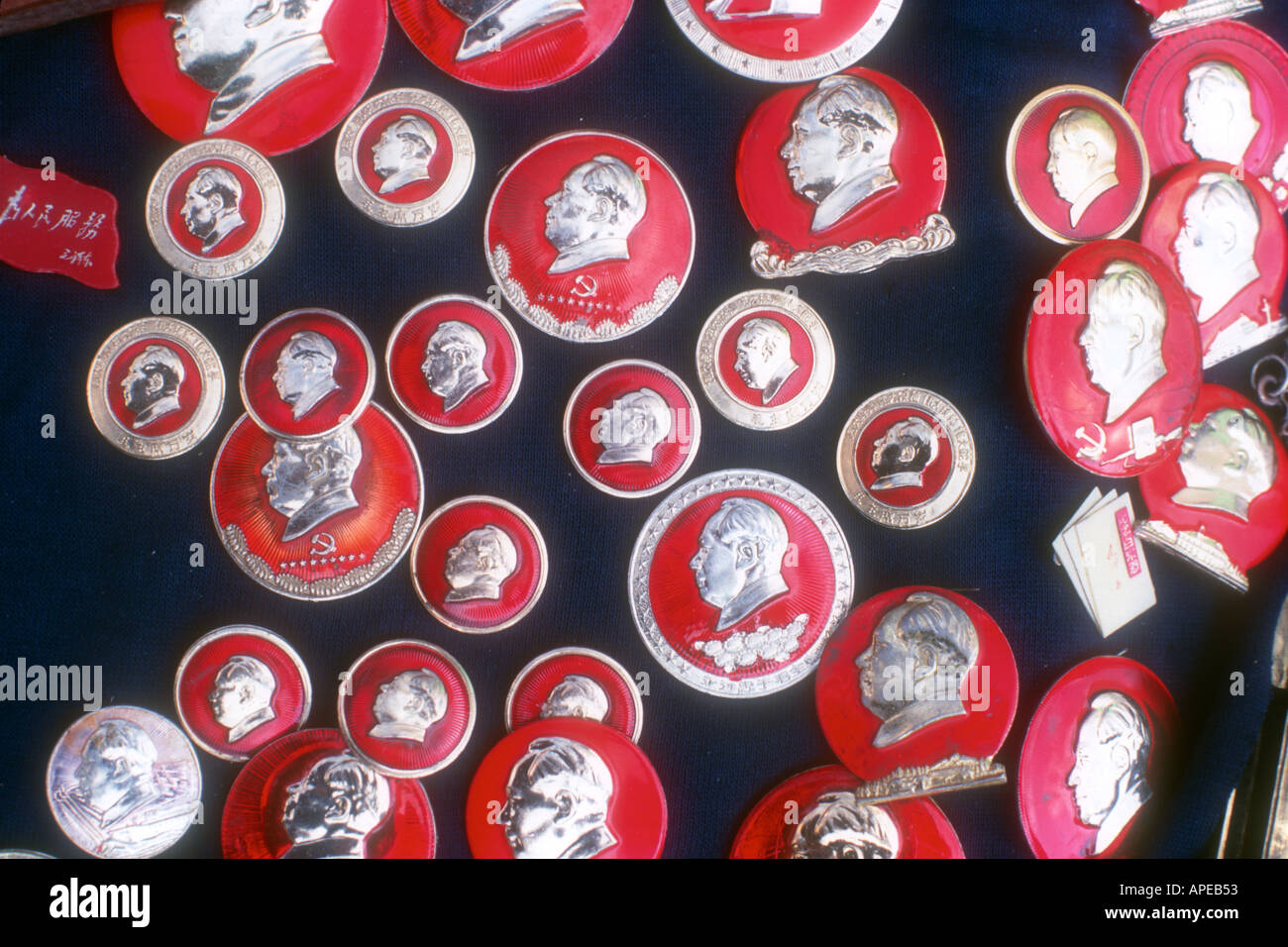 Pins or badges of Chairman Mao China Stock Photo - Alamy