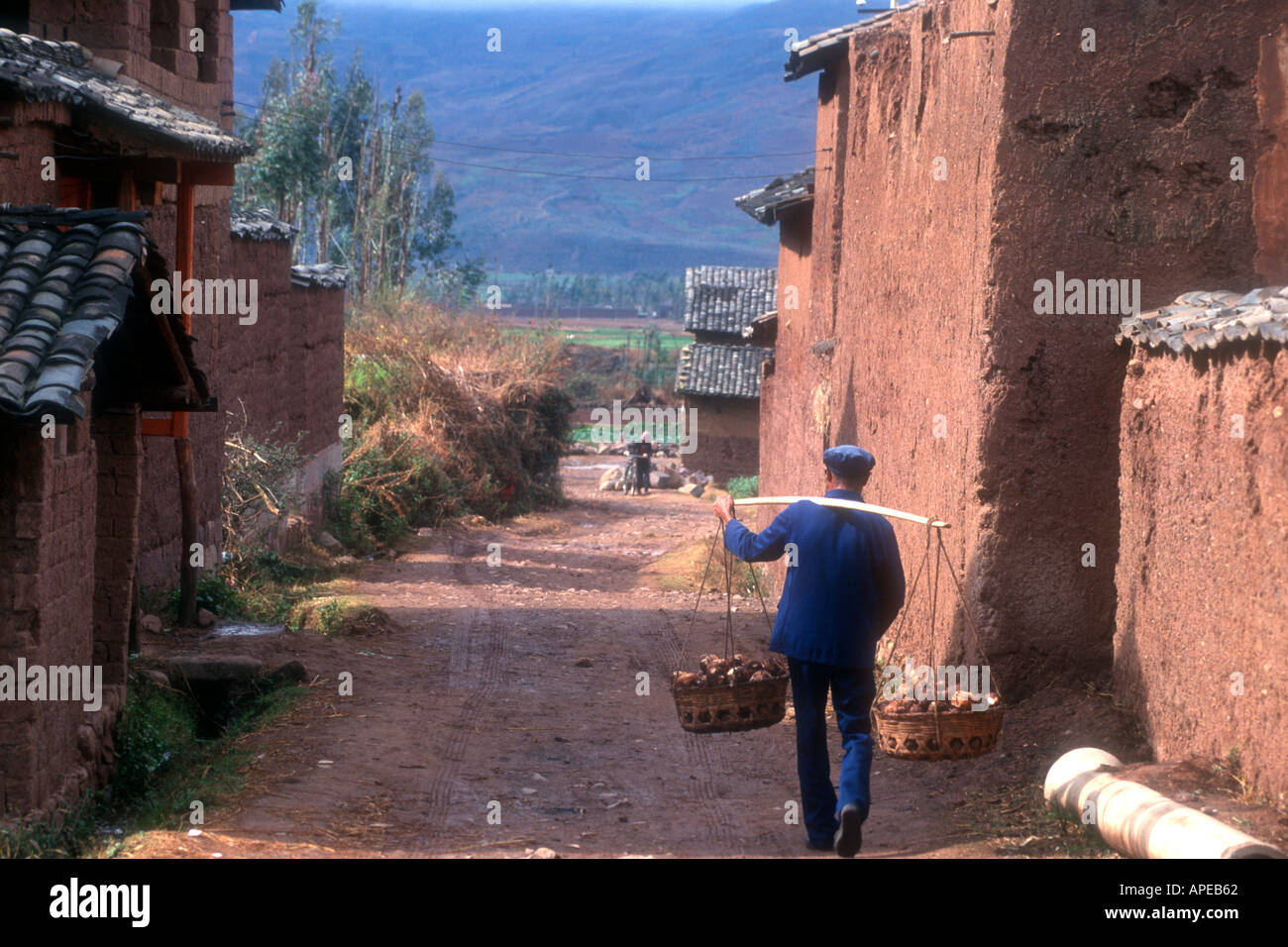 Brick and mud house china hi-res stock photography and images - Alamy