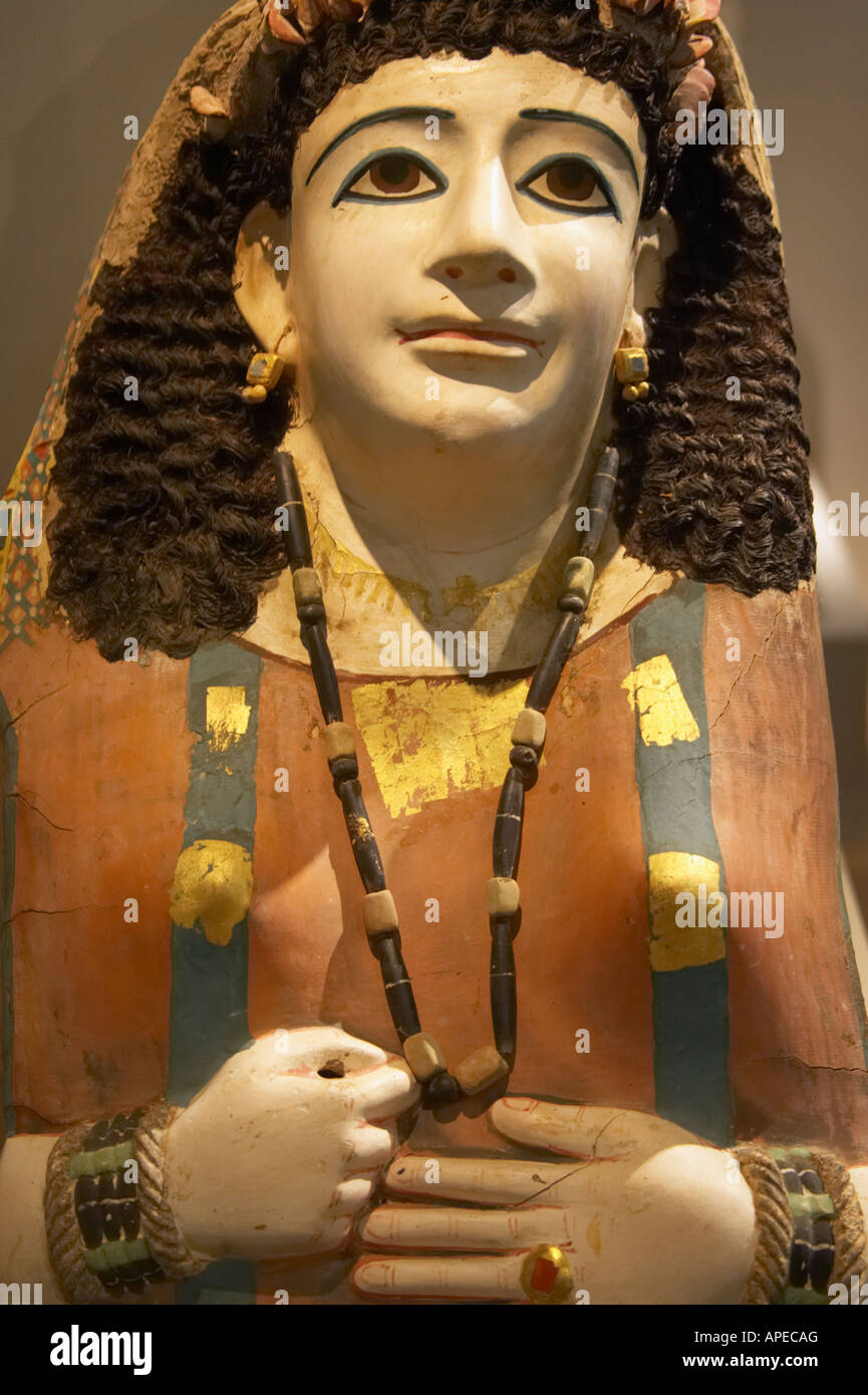 Mummy mask hi-res stock photography and images - Alamy