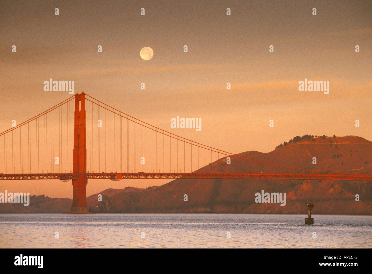 Golden gate bridge full moon hi-res stock photography and images - Alamy