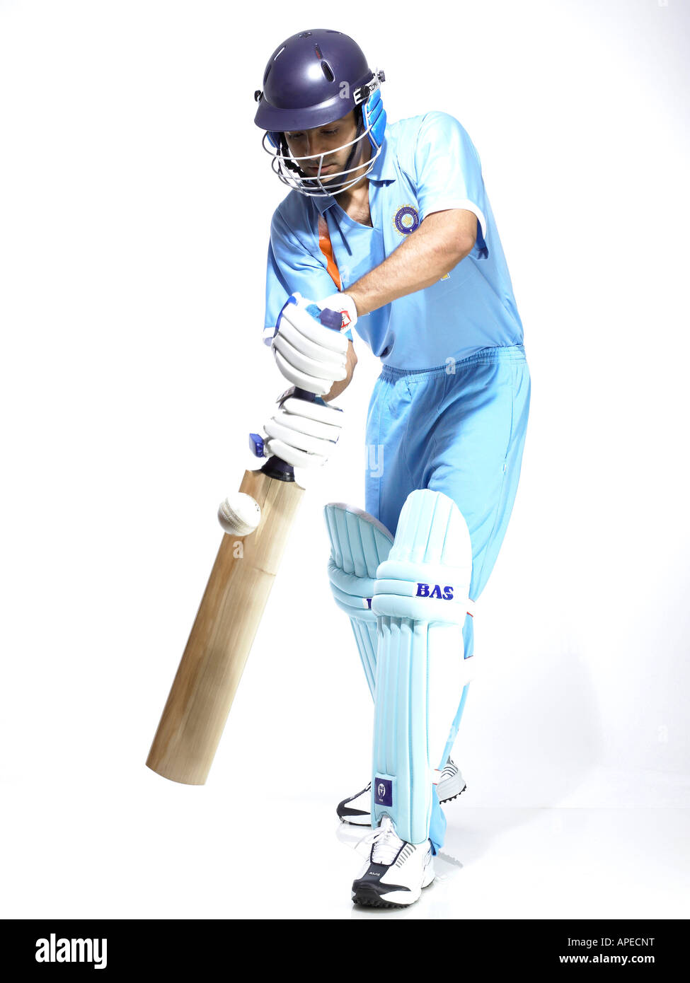 Cricket player full uniform hi-res stock photography and images - Alamy