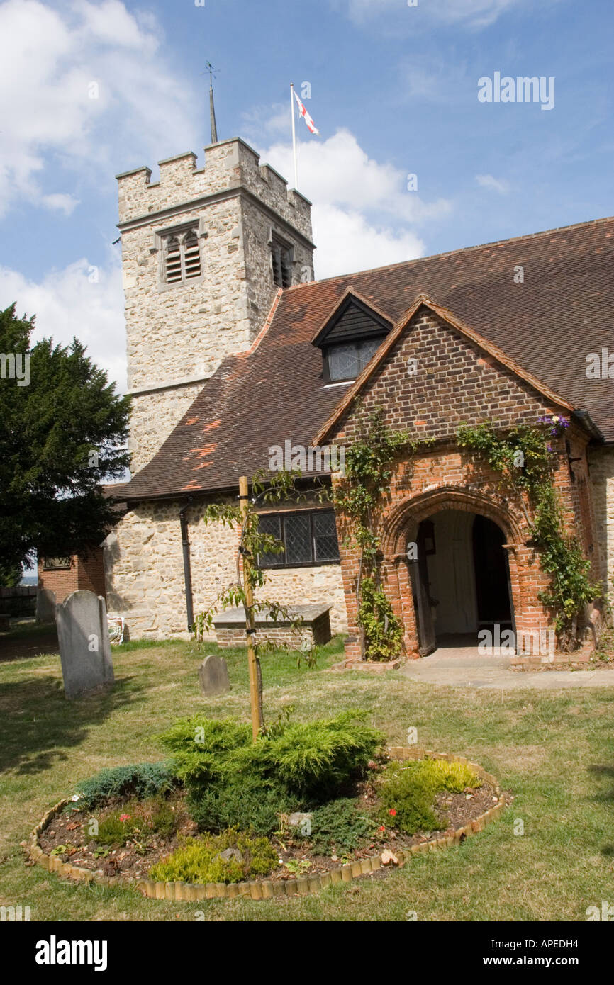 Saints church chingford old church hi-res stock photography and images ...