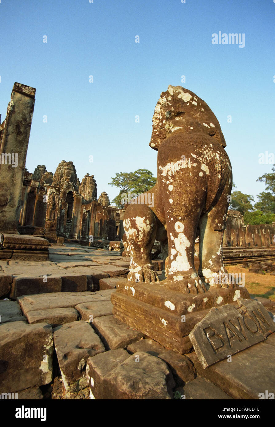 Statue Of Lion At The Bayon Stock Photo - Alamy