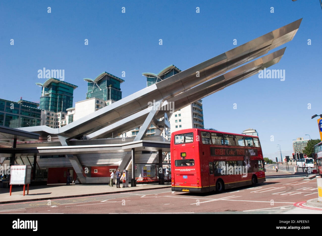Vauxhall Cross bus terminus, modern architectural design by Arup ...