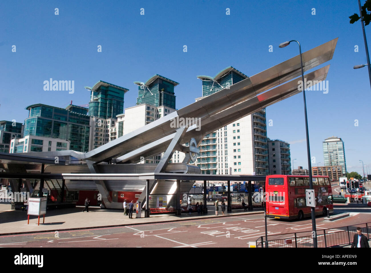 Vauxhall Cross bus terminus, modern architectural design by Arup ...