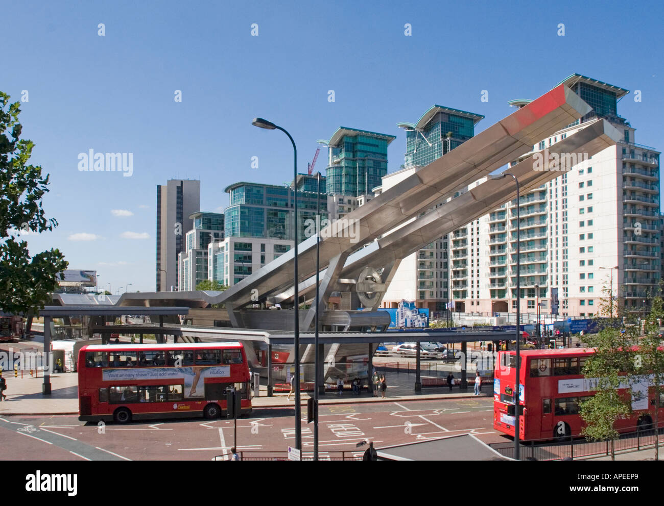 Vauxhall Cross bus terminus, modern architectural design by Arup ...