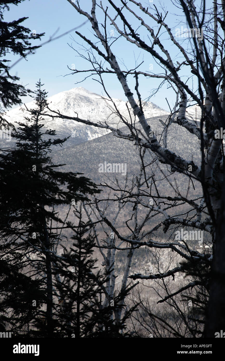 Hiking on Imp Trail during the winter months in the scenic landscape of ...