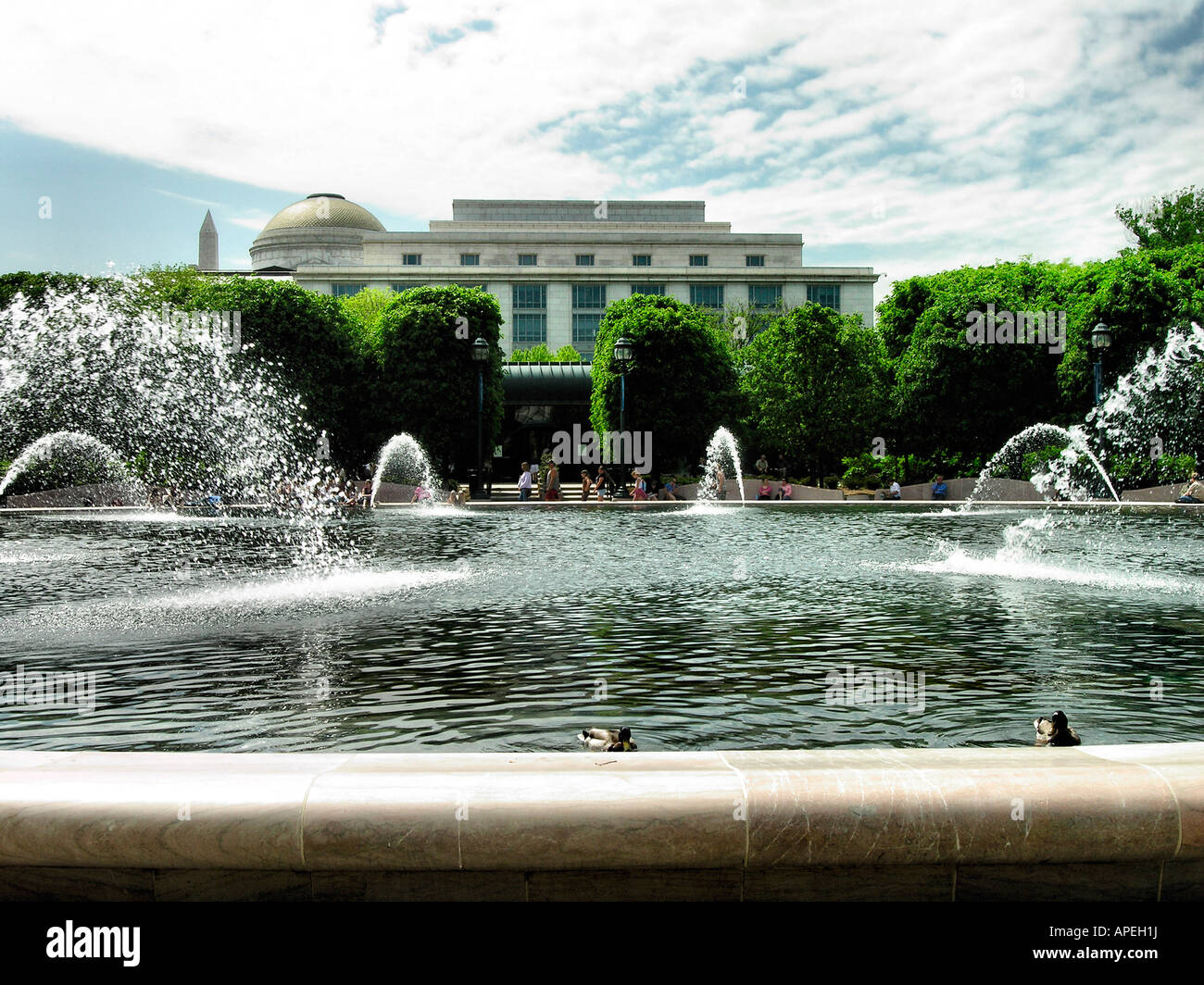 Fountains and wading pool at the National Sculpture Garden, Washington ...