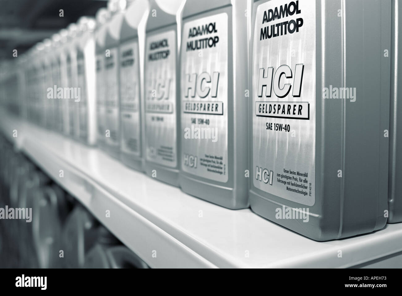 Motor Oil on the Shelves of a Auto Parts Dealer Stock Photo - Alamy